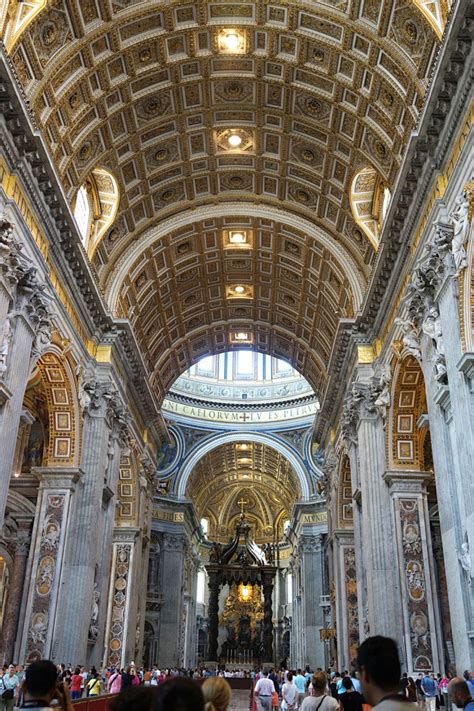 世界最大的天主教堂—圣伯多禄大教堂