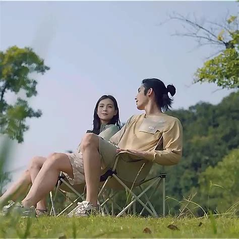 Moon Chair เก้าอี้กลางแจ้ง เก้าอี้พับได้ ทรงโค้ง มีถุงจัดเก็บ พกพาสะดวก เก้าอี้ปิกนิก ตั้งแคมป์