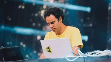 Four Tet Releases Two New Albums Parallel And 871 Stream