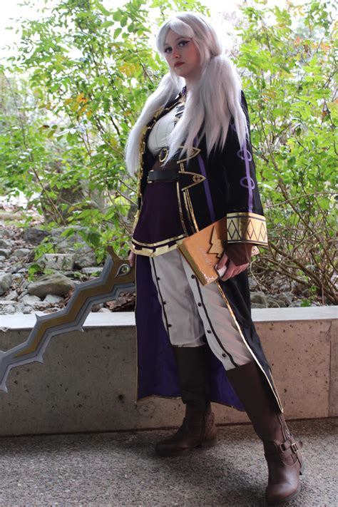 Female Robin Fire Emblem Cosplay