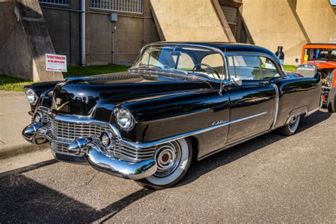 140 Cadillac Coupe De Ville Foto Foto Stok Potret And Gambar Bebas