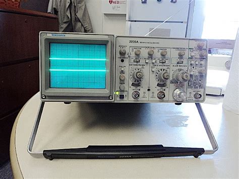 Tektektronix 2235a 100 Mhz Oscilloscope Sn B011835 Ebay