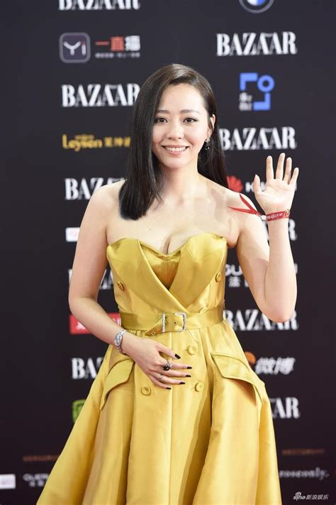 張靚穎穿黃色抹胸裙亮相紅毯 明艷動人 每日頭條