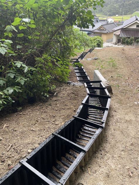 岡山県笠岡市水路整備工事 施工事例 ポリエチレン製U字溝 羽立化工株式会社