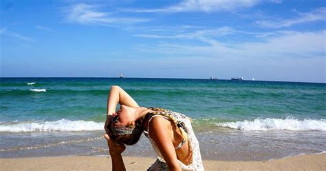 ছাত্রের সঙ্গে যৌন সম্পর্কে অভিযুক্ত শিক্ষক এখন তিনি দুবাইয়ের প্রশিক্ষণ দিচ্ছেন যোগা জেনে নিন