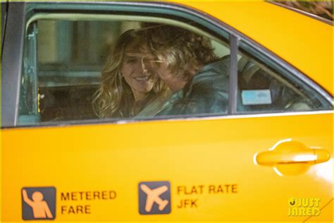 And Just Like That Fans Are Freaking Out Over Sarah Jessica Parker John Corbett S Kissing