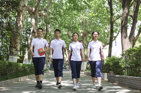 动态 定制校服 校服厂家 派逊校服 中国校服专业定制品牌