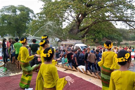 မင်းဘူး စကု မြို့နယ်၌ မဟာသင်္ကြန်အကြတ်နေ့ ပြည်သူများ အေးချမ်းပျော်ရွှင်စွာဆင်နွှဲ Information