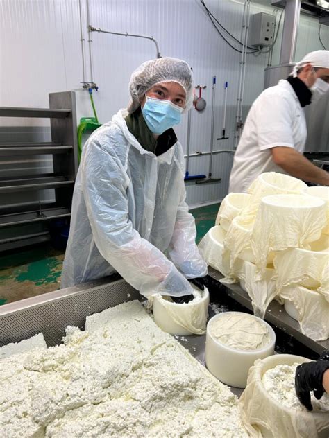 Puebla De Don Fadrique Aprendizaje En La Alta Montaña Para El Joven Agricultor Alexandru Aurel