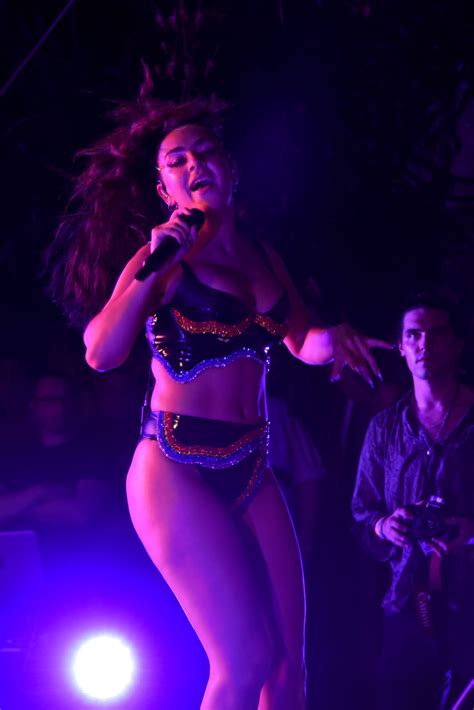Charli Xcx Sexy On Stage Hot Celebs Home