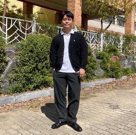 남자 결혼식 하객룩 복장 30대 남자 여름 캐주얼 코디 추천 폴로 카라티 비비안웨스트우드 가디건 네이버 블로그