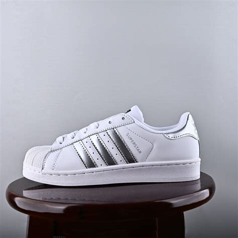 Кроссовки adidas Originals Superstar купить на OZON по низкой цене ...