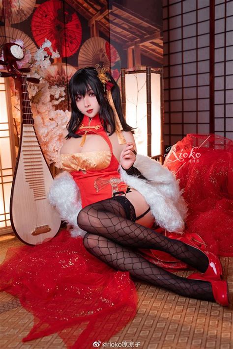 Bỏng mắt khi ngắm nàng waifu đầu nổi tiếng trong tựa game mobile Azur Lane