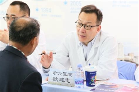 【医院新闻】“511，我要腰”中国肥胖日上海六院减重代谢外科团队连续两日举行肥胖健康行义诊活动，呼吁关注肥胖危害与减肥的紧迫性