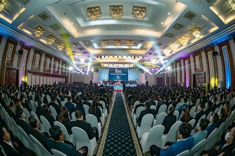 អ្នកឧកញ៉ា ឡេង ណាវ៉ាត្រា រៀបចំកម្មវិធីជួបជុំអាហារសាមគ្គី