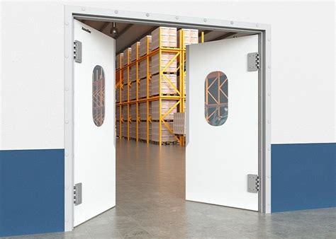 Интересный факт о двери которые открываются в обе стороны