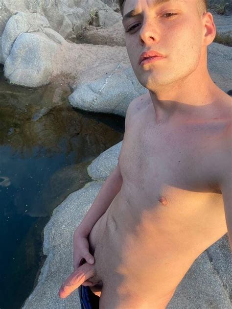 Brian of on Twitter Solo imaginame en la habitacíon contigo Chateamos al privado