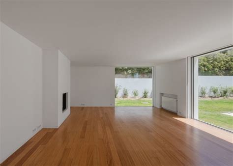 Irregularly Stacked Blocks Define Rooms In House Mr