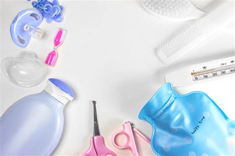 어린이 위생 아기 샤워 플랫 흰색 배경에 누워 신생아를위한 항목 베이비 세탁 액세서리 베이비 케어 공간을 복사합니다 0명에 대한 스톡 사진 및 기타 이미지 Istock