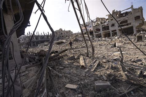 No Food No Water No Escape Palestinian Aid Worker Describes