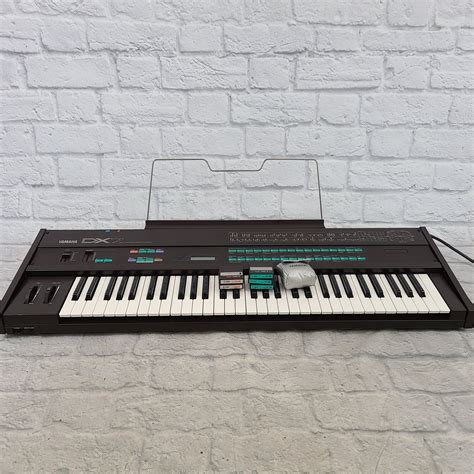 Yamaha Dx7 Digital Programmable Algorithm Synthesizer W Ram Carts And B Evolution Music