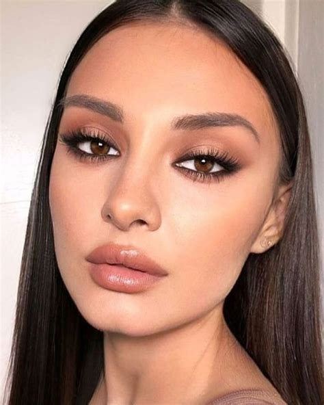 เซฟเก็บ 30 ลุคแต่งหน้าไปงานสวยๆ เรียบหรูดูดี Ladyissue เว็บรีวิวเครื่องสำอาง ชุมชนผู้หญิง