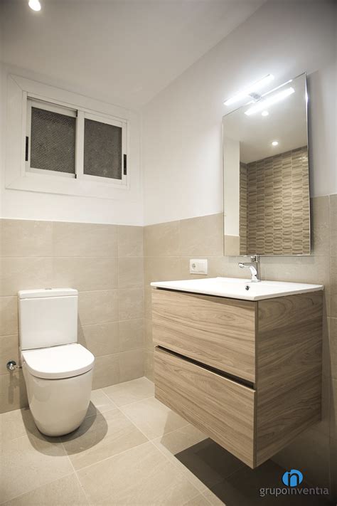 Para El Diseño Interior Del Cuarto De Baño Se Apostó Por Un Alicatado A