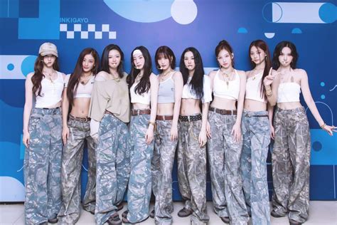 Top Best Selling K Pop Groups That Debuted In With Twice And Seventeen