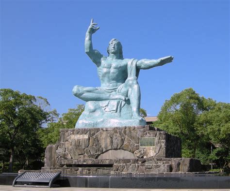 平和公園・平和祈念像 ニッポン旅マガジン