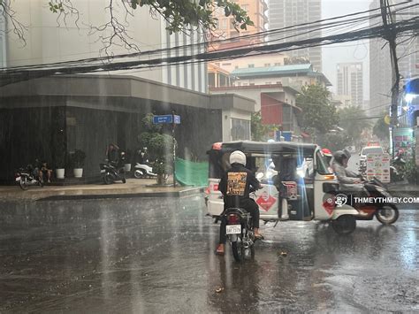 ភ្លៀង រន្ទះ និងខ្យល់កន្រ្តាក់ កើតឡើងច្រើនជាងឆ្នាំមុន ក្រសួងធនធានទឹក ឱ្យប្រយ័ត្ន