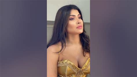 ලස්සනට අදින්න අස අය කෝ යාලුවනේ 😘 මෙියාගේ නම දන්න අය Command කරන්න 🤔 ️ ️ Youtube