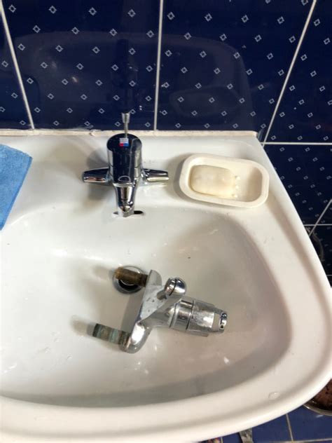 삼척설비 화장실 물새는 변기와 소변기 수리하고 수전교체 하고 왔어요 네이버 블로그