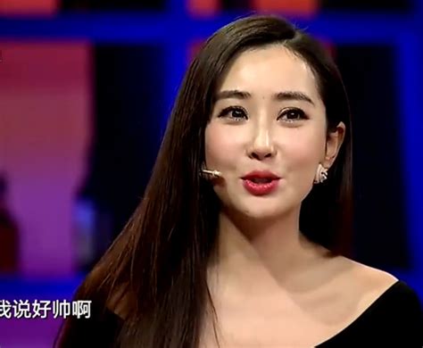 严屹宽和杜若溪节目中大秀恩爱叫对方宝宝42岁被老婆宠成孩子