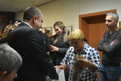 Перничани изкупиха всичко Жената талант от дома в град Баня Фанка Борисова откри изложба в Перник