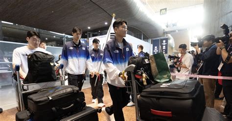 파리에 ‘팀 코리아 떴다…한국 선수단 본진 올림픽 결전지 입성