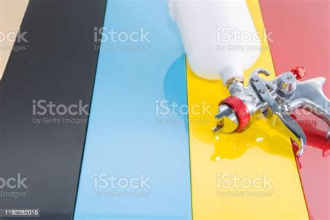 가구 여러 가지 색상의 페인트와 페인트 부품의 세부 사항 차에 대한 스톡 사진 및 기타 이미지 차 페인트 개선 Istock