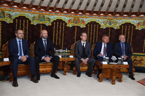 Ерөнхийлөгч У Хүрэлсүх ОХУ ын Засгийн газрын орлогч дарга В В Абрамченког хүлээн авч уулзлаа