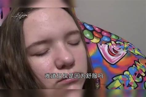 很多女生喜欢岔开双腿睡觉，是因为舒服吗？看完全明白了！