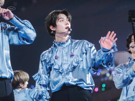 𝐦𝐮𝐬𝐞 On Twitter 이 남자는 층 안 가리고 인사 다 합니다 연준 Yeonjun