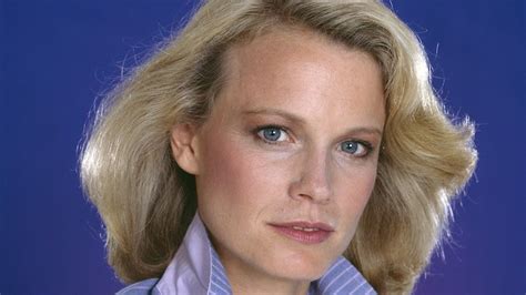 Shelley Hack Sells Her Secluded Santa Monica Compound For 11 43m