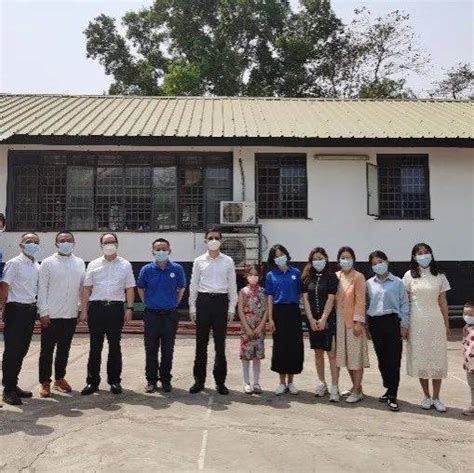 塞拉利昂 中国驻塞大使胡张良新春慰问塞大孔院教师交流疫情南非