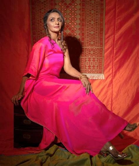 Shanthi Priya Says She Didnt Get Support From In Laws In Career That