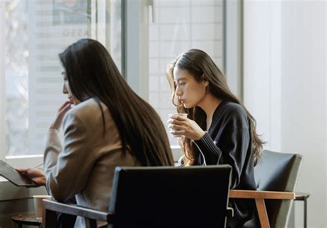 새롭게 선보이는 여성 컬렉션 포터리 우먼 감도 깊은 취향 셀렉트샵 29cm