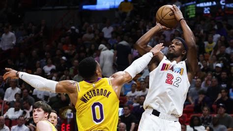 Los Angeles Lakers Vs Miami Heat Resultado Y Estadísticas Triunfo
