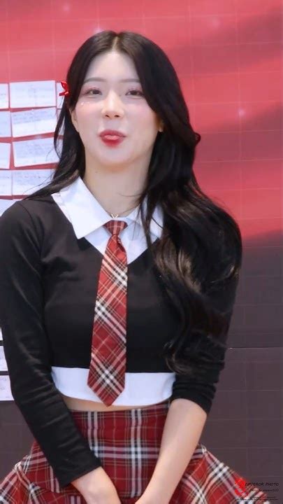 윤지나 치어리더 킹받게 메롱하고 바로 뒤돌아서기 윤지나 윤지나치어리더 Kt팬페스티벌 Kt위즈 Shorts Youtube