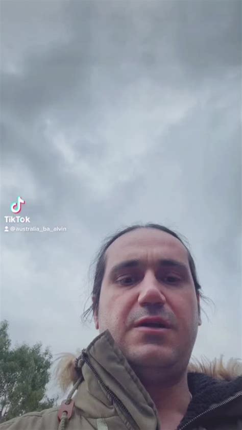 چند روز کلا حس و حال خوبی ندارم حالم از مجازی که شده جیره خور جمهوری اسلامی و سانسور میکنه و حذف