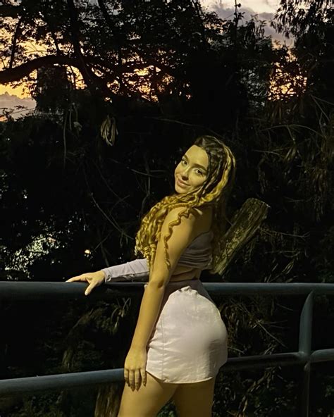 𝔖𝔬𝔣𝔦𝔞 𝔉𝔢𝔯𝔫𝔞𝔫𝔡𝔢𝔰 Sofiafernandes1 • Instagram Photos And Videos