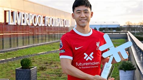 速報！遠藤航リバプールで初の12月月間最優秀賞を獲得！ パラレルキャンパス
