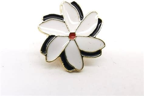 Herdenkingen Symbool Goudkleurig Melati Speld De Indische Jasmijn Heel Erg Bol