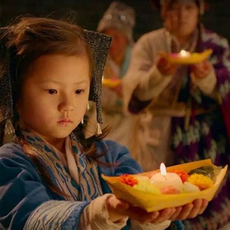 Badu Bg 50 бр Еднократни дървени лодки за сервиране Чинии Тави Еднократна суши дървена лодка